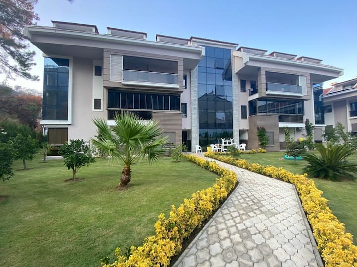 Denize Yakın 3+1 Daire - Marmaris