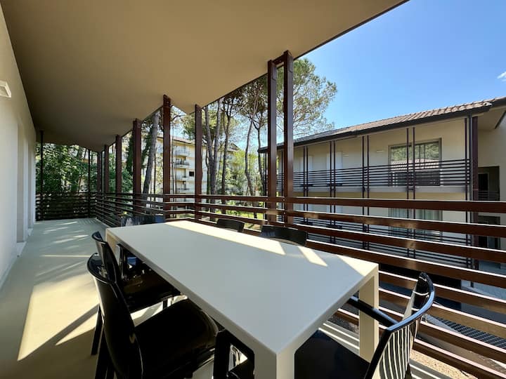 Prassitele 1st Floor 2 Bedrooms, 2bath And Terrace - Lignano Riviera