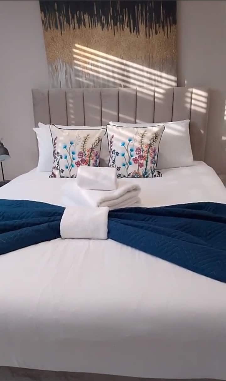 Studio Society – Stay. Cook. Connect. - Southend-on-Sea