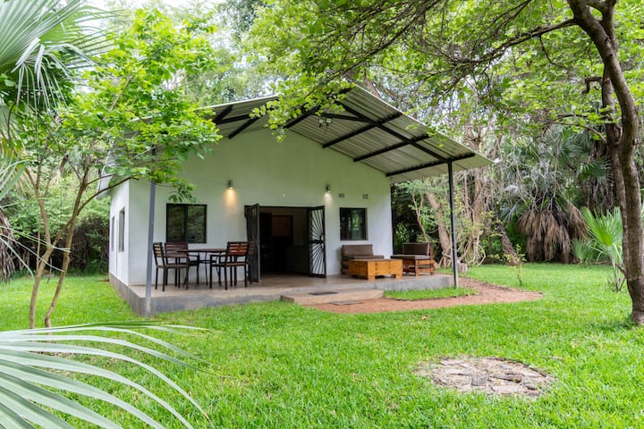 Nkhalango Cottage - Zambia