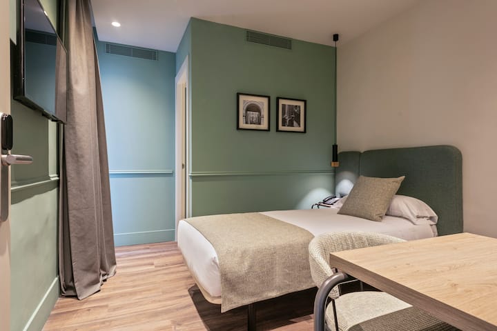 Hotel Via Augusta Single Room Bed Of 90 Cm. - Barcelona