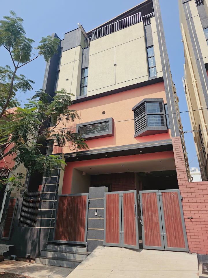 Yantra Homes - 馬杜賴