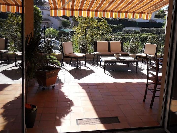 2 Pièces Traversant Au Calme, Proche Mer - Cagnes-sur-Mer