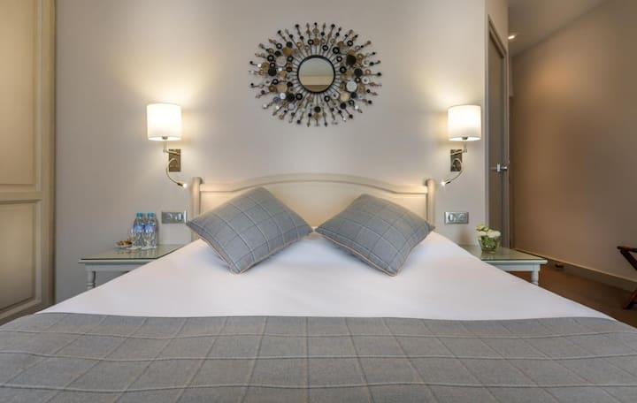 Petite Chambre Double - Versailles