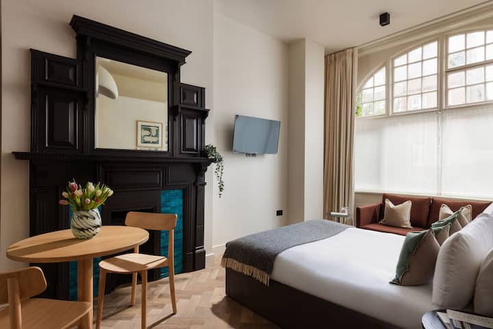 Fivem West Hampstead 12 - Large Studio Apartment - London