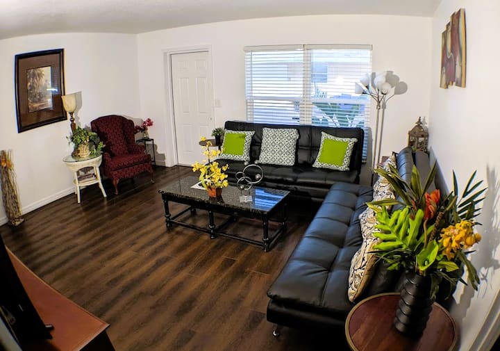 Downtown Sarasota Townhouse - Sarasota, FL