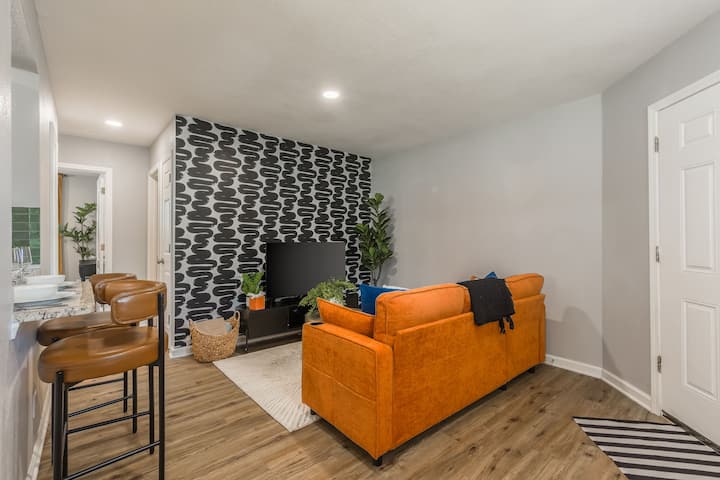 Home In Kansas City | 15 To Kci | King Bed | Desk - Riverside, MO