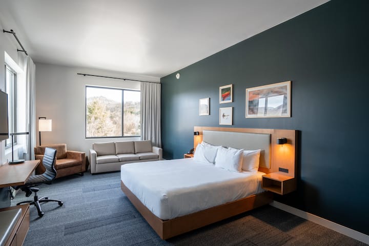 King Suite At Bridge Creek Inn - Clayton, GA