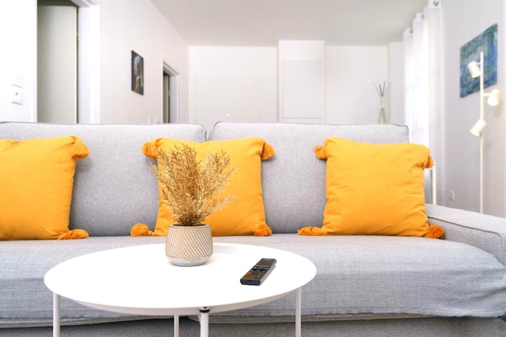 Parisian Haven * Lumineux Et Cosy * Métro 9, Paris - Bagnolet