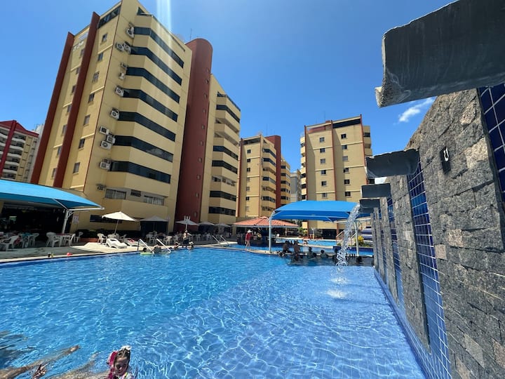 Caldas Novas: 2 Suítes Em Cond. Com Piscina! - Caldas Novas