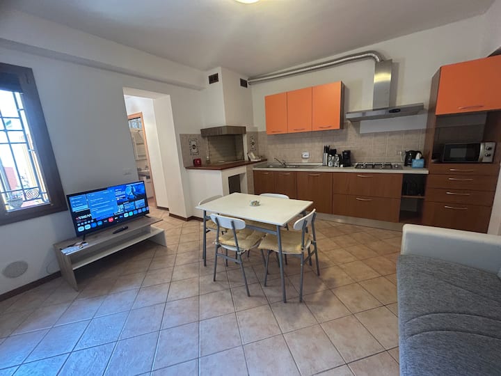 Living Apartment-centro Storico-autodromo - Imola