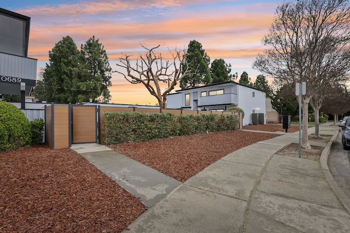 Home 2|2br Apt | Walk To Apple | Free Parking - Sunnyvale, CA