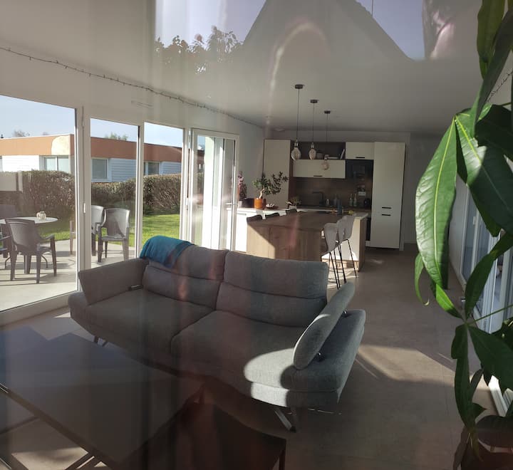 Loft De Plein Pied Avec Patio - Yffiniac