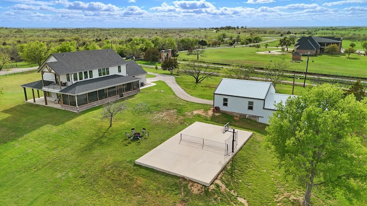 Honey Locust Hill - Lakeview Retreat On 10 Acres! - Denton, TX