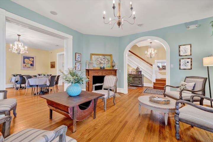 Aerie Two Room King Suite - Denver, PA