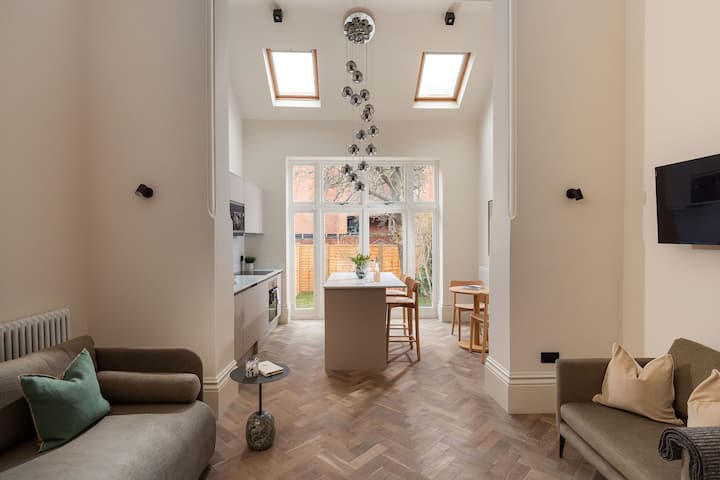Fivem West Hampstead 12 - Mezzanine Studio, Garden - London
