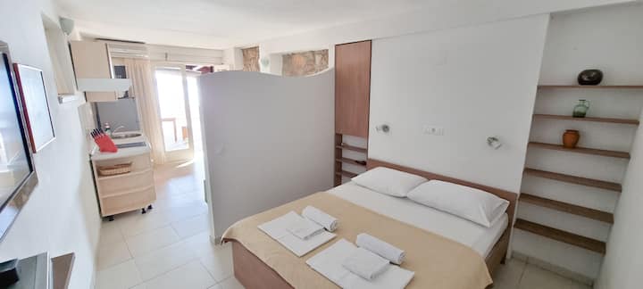 Apartment For 2 Pearson - Starigrad