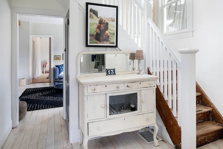 Modern Farmhouse W/ Heated Pool On 3 Private Acres - Woodstock, NY