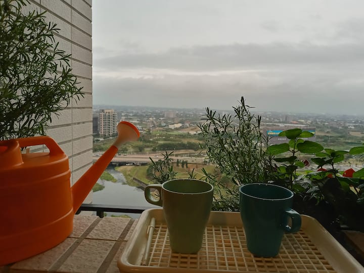 Central Stay By Rail, Shops, Parks & River Sounds - Taoyuan City