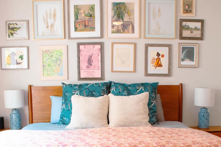 Sunny Artist 1920s Craftsman Cottage - Orlando, FL