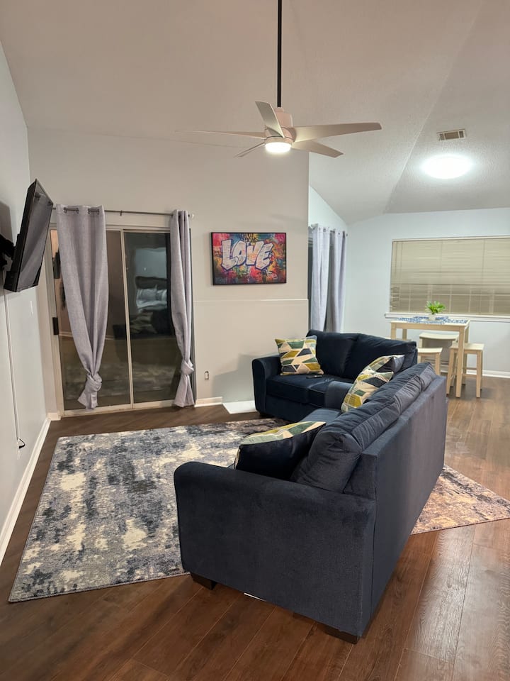 2bd/2 Bth 5 Min From Mid-city - 헌츠빌