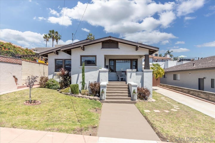 Little Italy Beauty! - San Diego Airport (SAN)