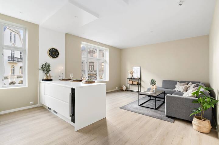 Moderne Leilighet I Jugendbygg - Alesund