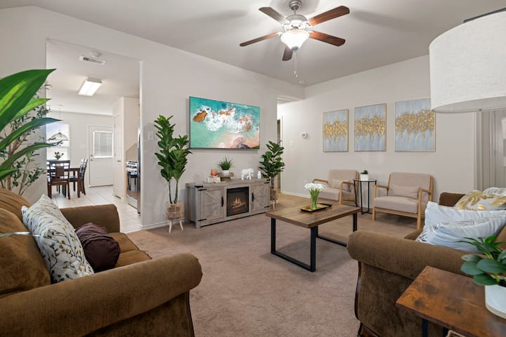 Relax, Quiet, Clean, & 15min Away From Airport - Houston, TX