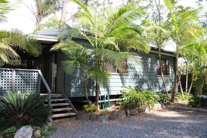 Deluxe 2 Bedroom Bungalow, Safety Beach - Arrawarra