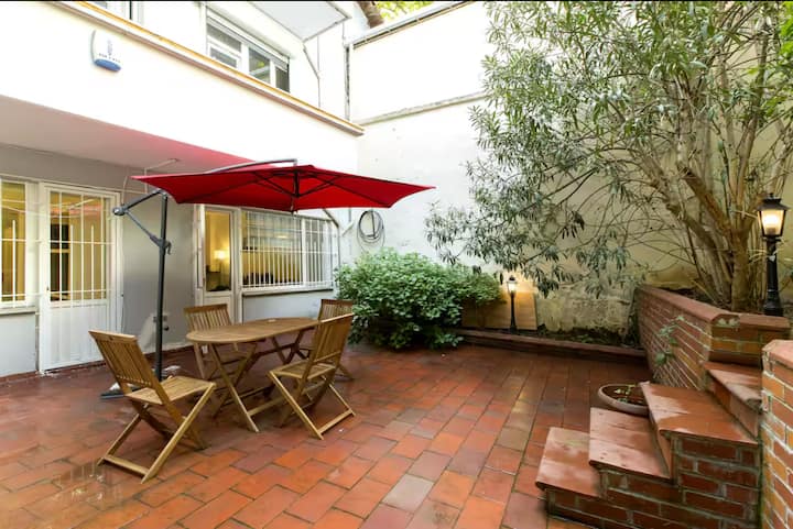 2br Flat With Private Garden In Taksim - Istanbul