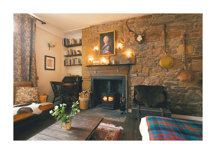 Outlander Hideaway - The Jacobite Cove - Inverness