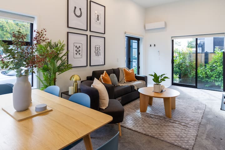 Urban Comfort On Durham St Walk Everywhere - Christchurch