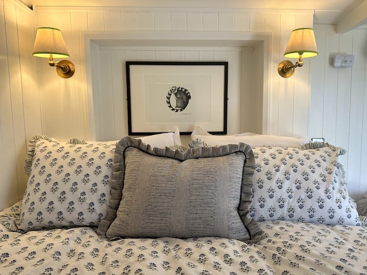 Romantic Shepherd’s Hut | Cotswolds | Dog Friendly - Bibury