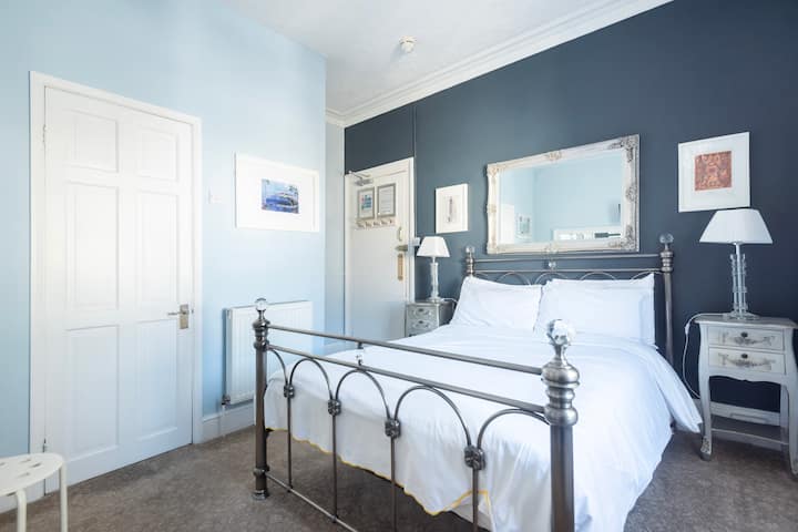 Innit Bluesky 4 - Double Ensuite - Brighton