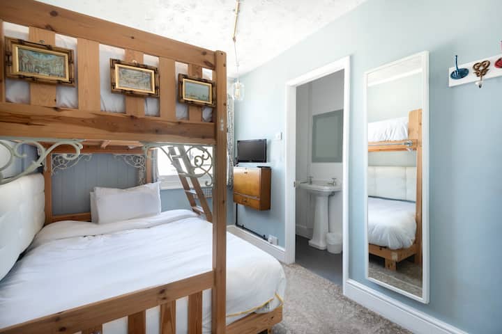 Innit Bluesky 7 - Triple Ensuite - Brighton