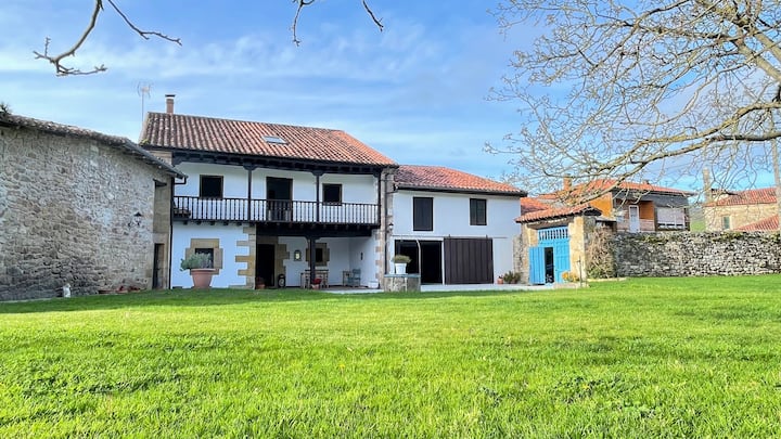 Casa Los Nogales De Ibio - Cantabria