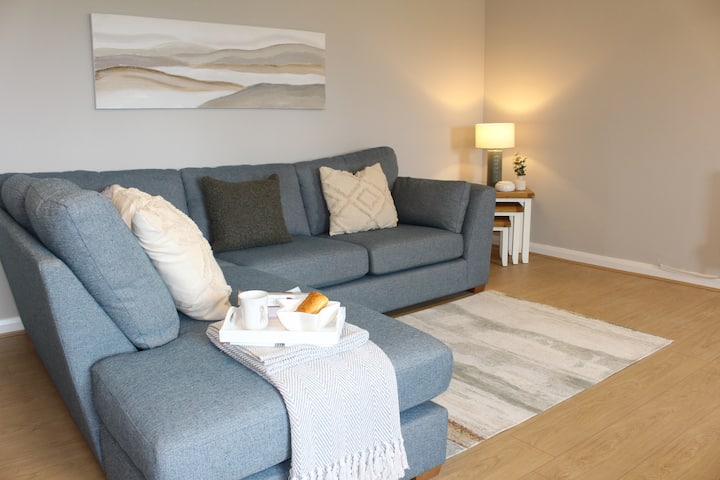 Seashell Apartment In Llanddulas (Sleeps 5) - Colwyn Bay