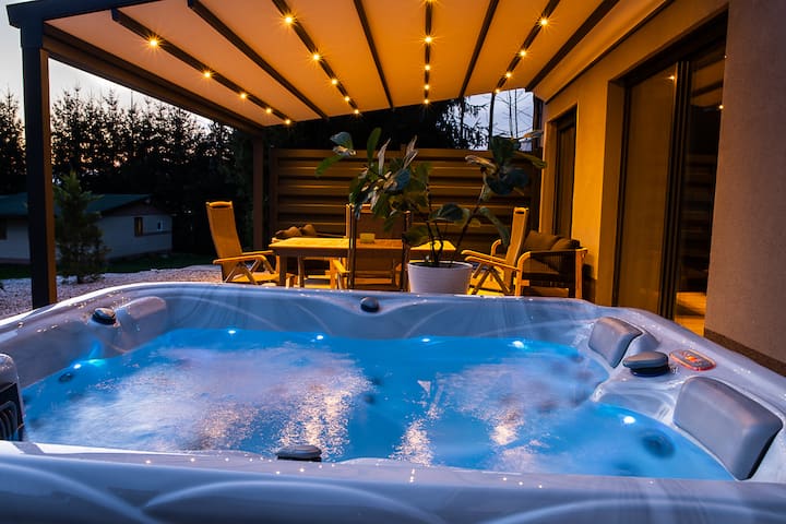 Deluxe Apartment With Hot Tub - Ljubljana