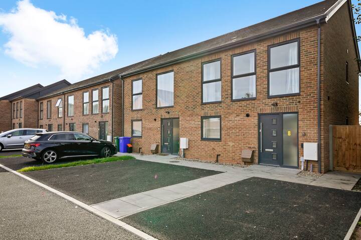 Sittingbourne 3 Bedroom House - Sittingbourne