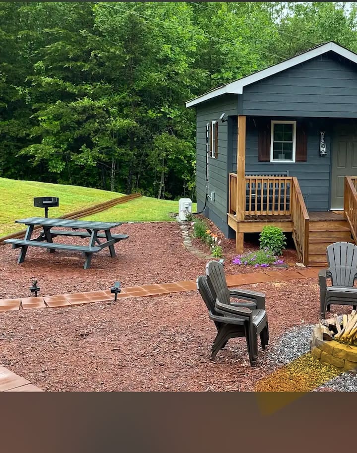 Moravian Mill Cabin/ Tiny Home - Glory Cabin 2 - W. Kerr Scott Lake