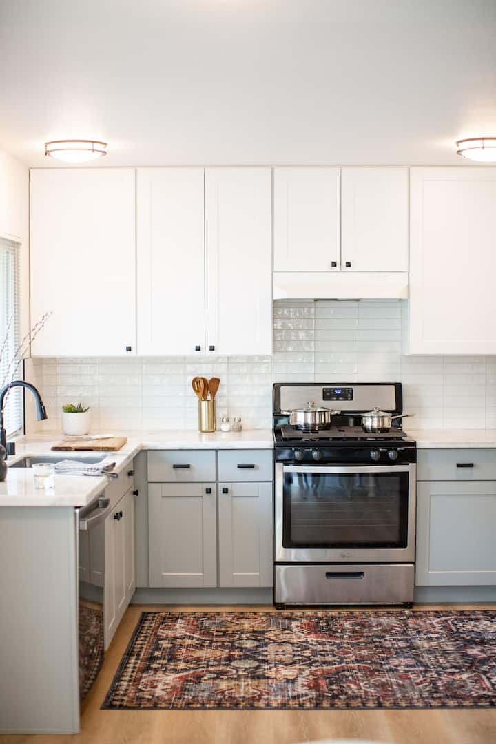 Sunny Sonoma County Stay, Quiet, Central, Sleeps 8 - Santa Rosa, CA