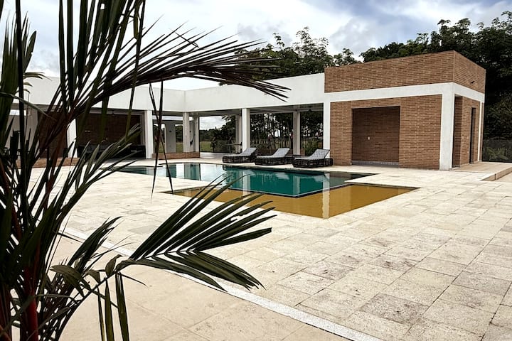 Escape En El Llano - El Refugio - Guamal