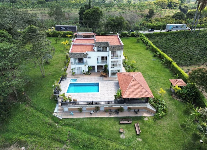 Luxury Coffee Zone Villa 9br - Wifi - Bbq Pausdo - Armenia