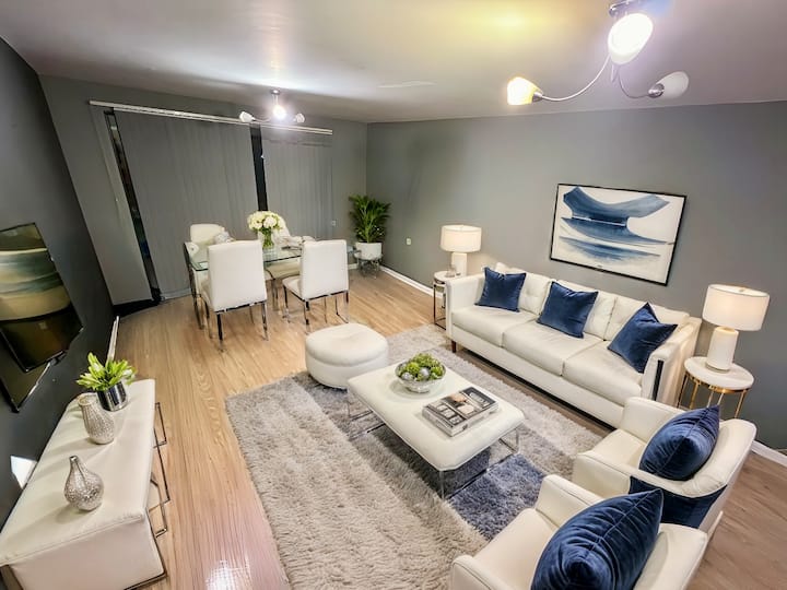 Parking! City Centre Premium 2 Bed Sleeps 5 | New - Wolverhampton