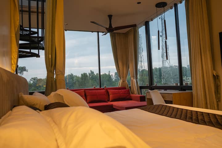 Stargazing Suite - Salem