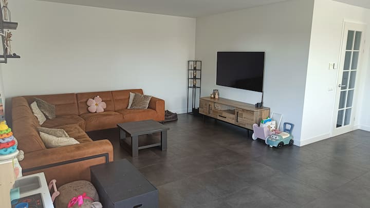 Ruime En Moderne Woning Met Overkapping - Beuningen