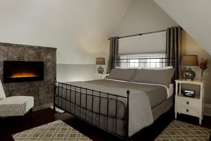 The Detroit Room #8 - Kalamazoo