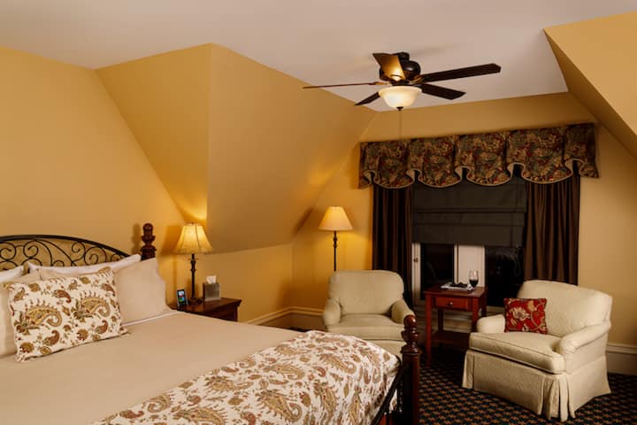Traverse City - Room #9 - Kalamazoo, MI