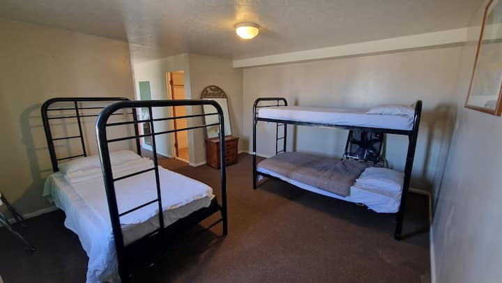 Family Suite  1 Qn 1 Set Bunk 1 Twin - Economy(18) - 加登