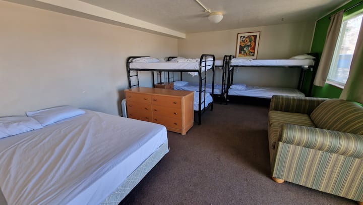 Family Suite 1 Qn 3 Bunk Beds - Economy (Unit 19) - Bear Lake